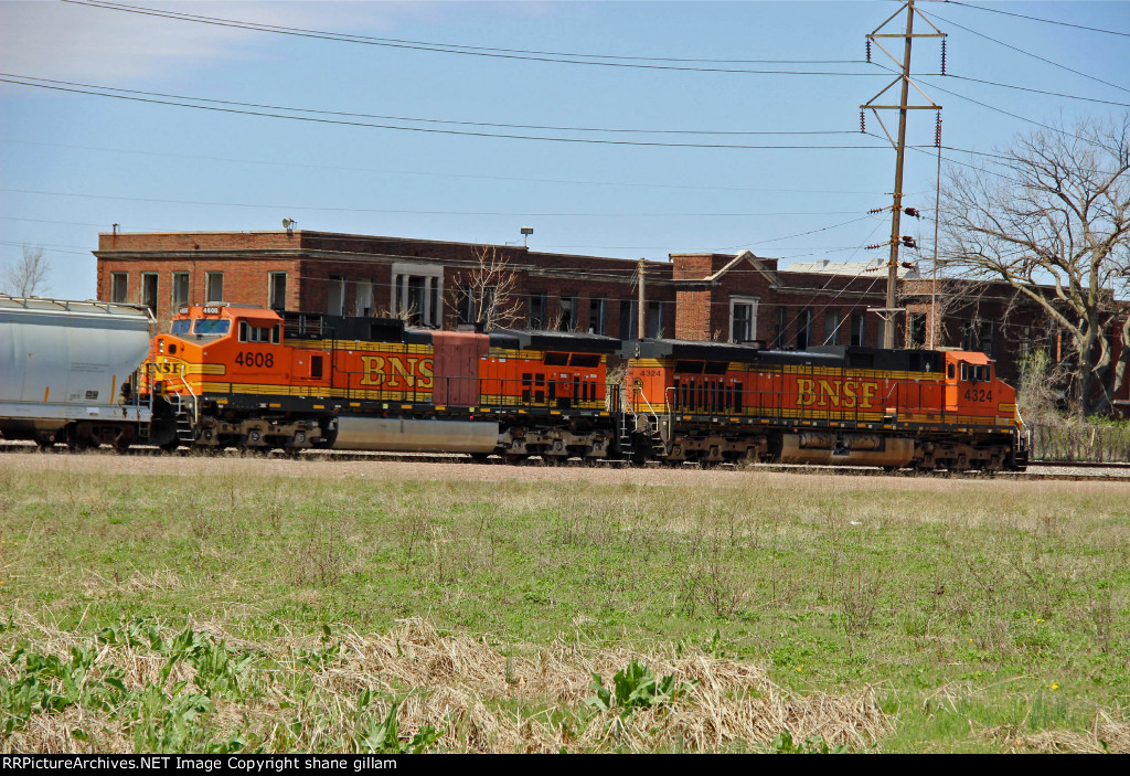 BNSF 4324 Is on todays MadGal.